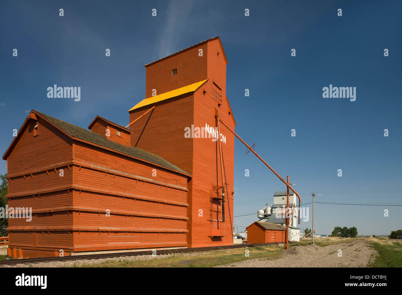 ROW OF WOOD FRAMED GRAIN ELEVATORS NANTON ALBERTA CANADA Stock Photo ...