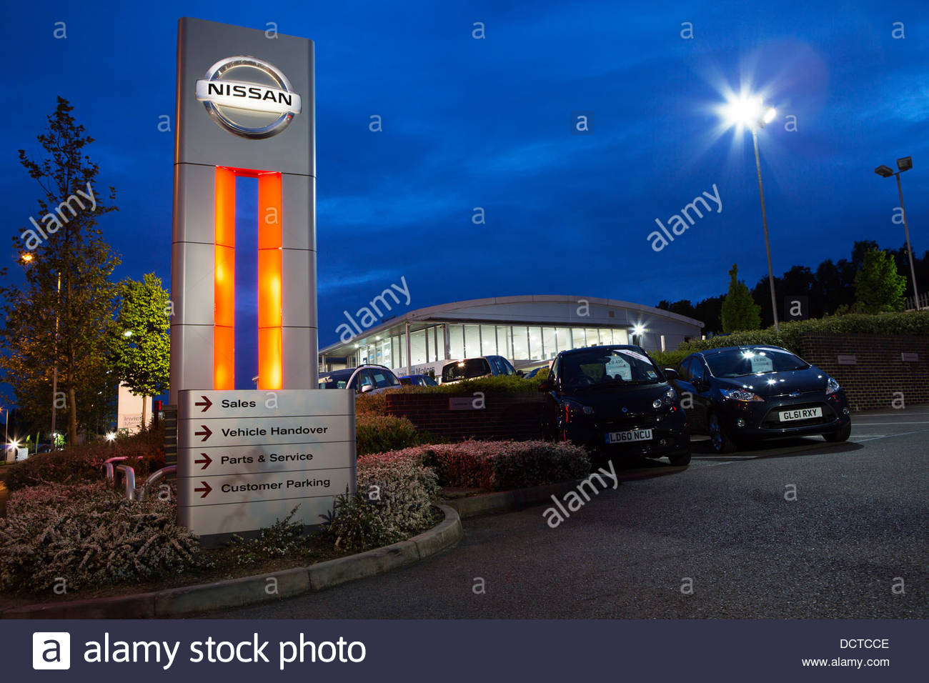 Nissan Sign Stock Photos & Nissan Sign Stock Images - Alamy