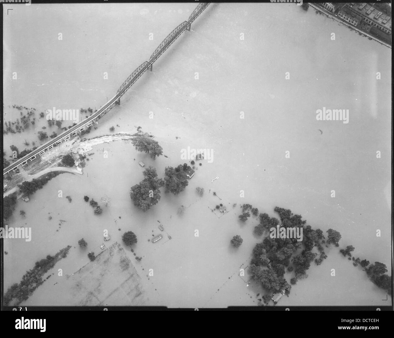 Aerial flooding homes water Black and White Stock Photos & Images - Alamy