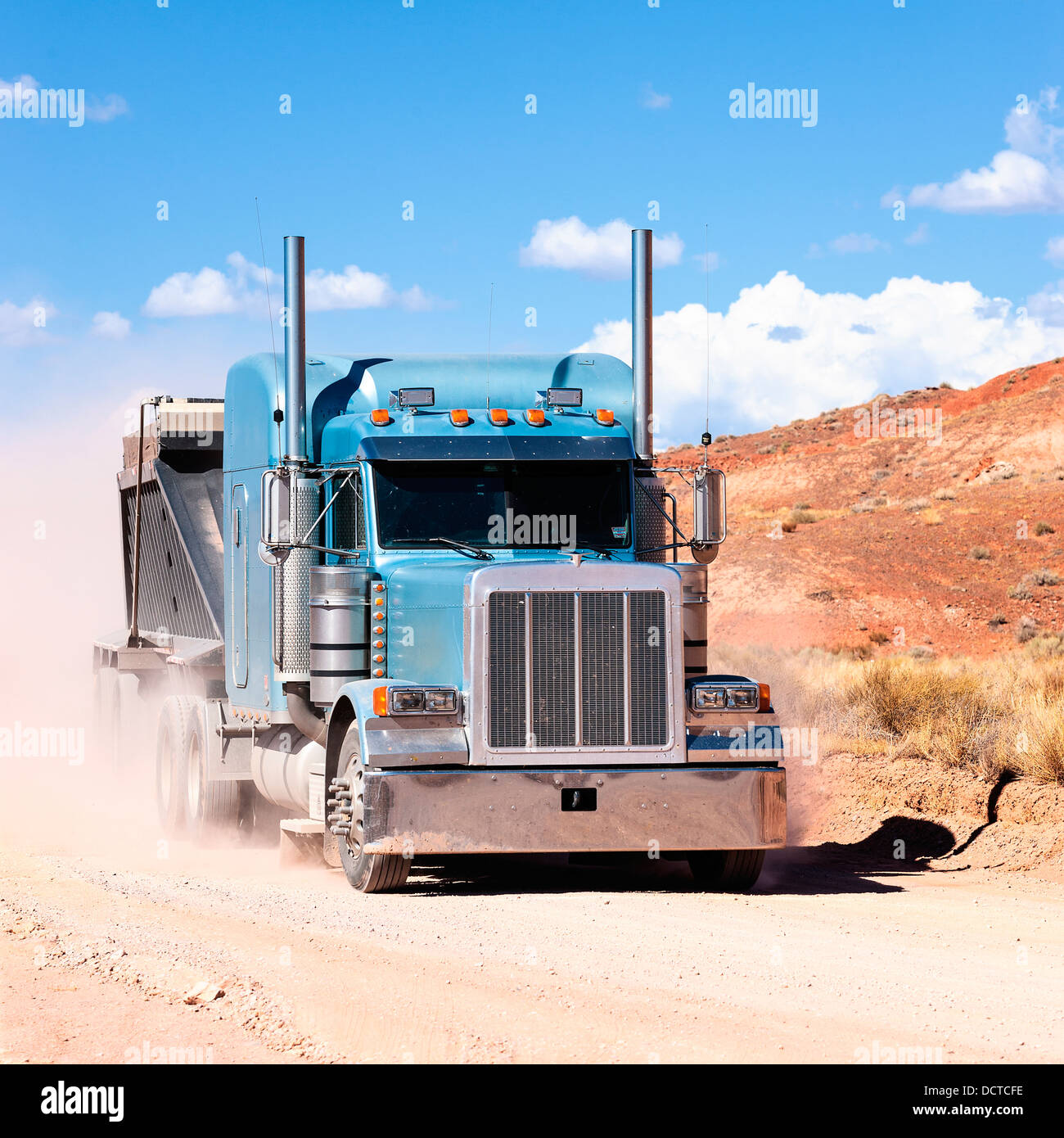 truck on a desert Stock Photo - Alamy