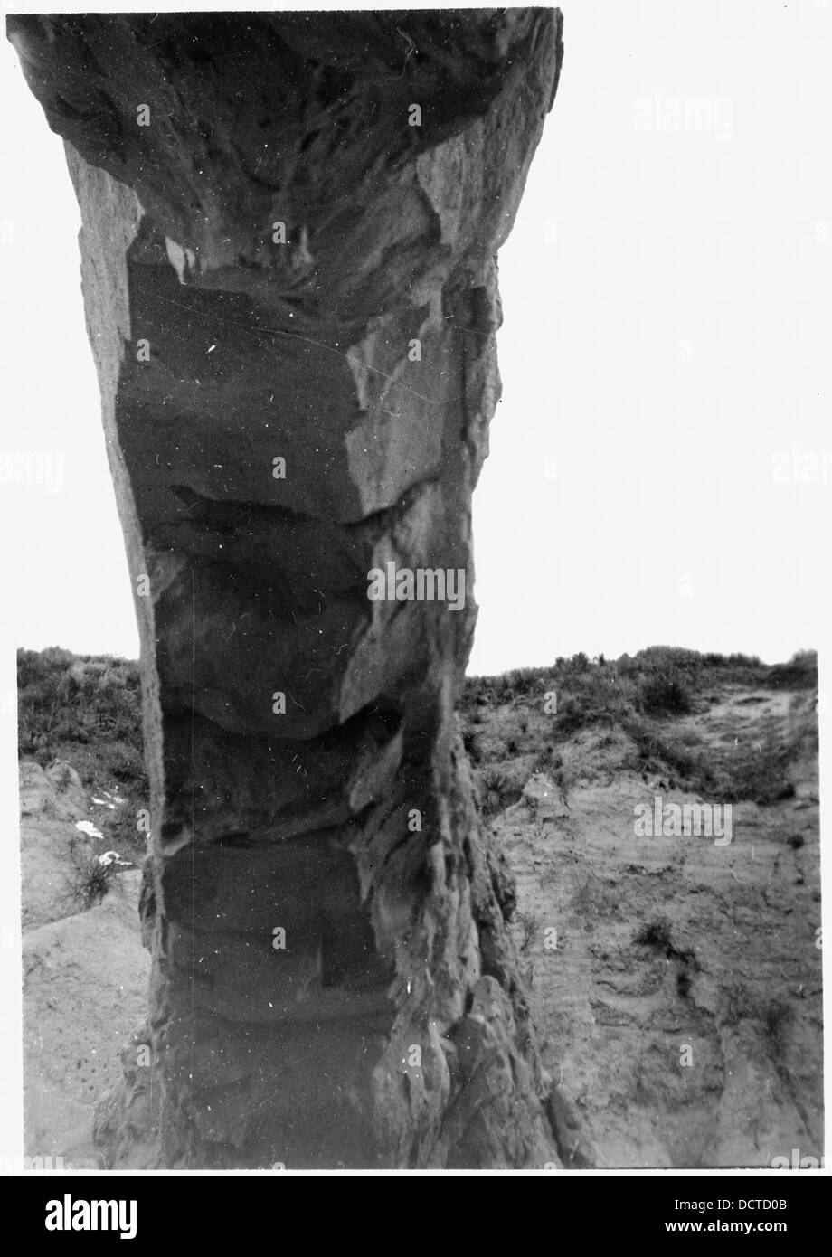 Underside of stone bridge hi-res stock photography and images - Alamy