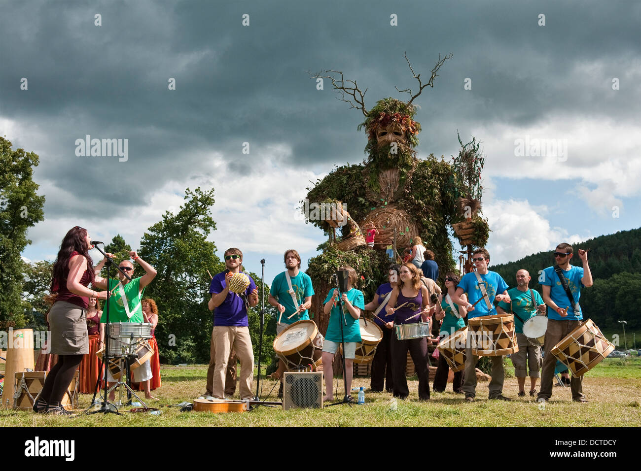 The dance troupe Juba do Leão perform Brazilian Maracatu rhythms in ...