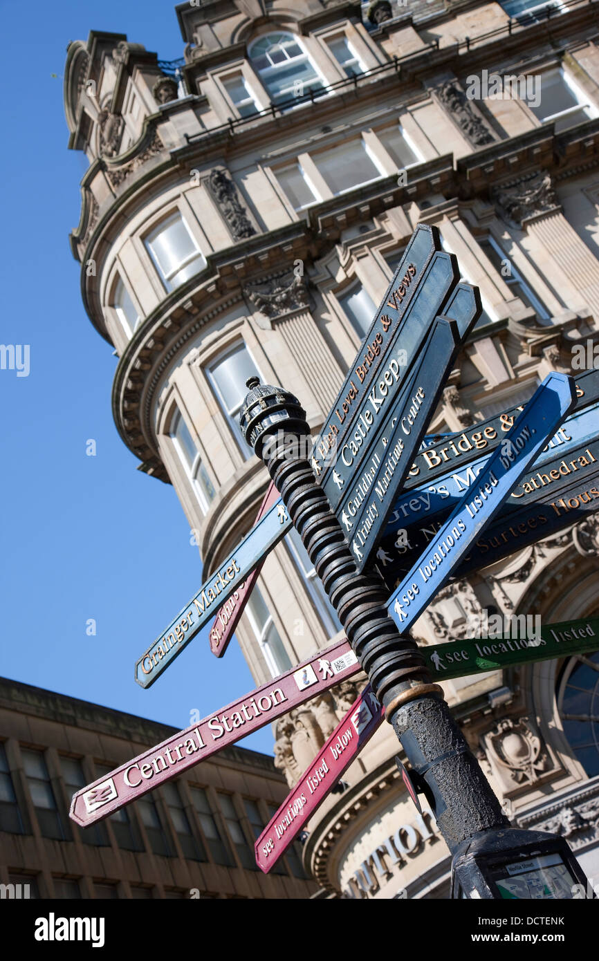 View post road signs hi-res stock photography and images - Alamy