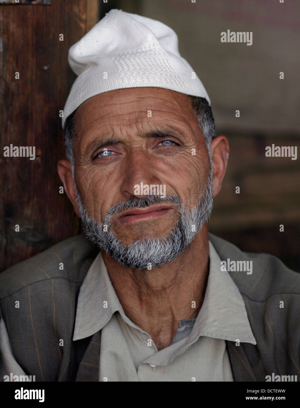 Distinguished looking man hi-res stock photography and images - Alamy