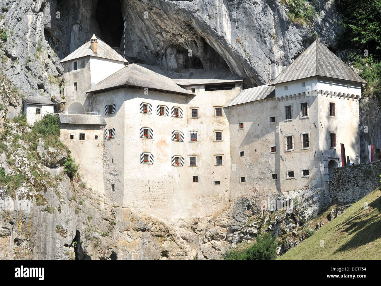 Predjama castle, Postojnska jama, Postojna, Slovenia Stock Photo - Alamy