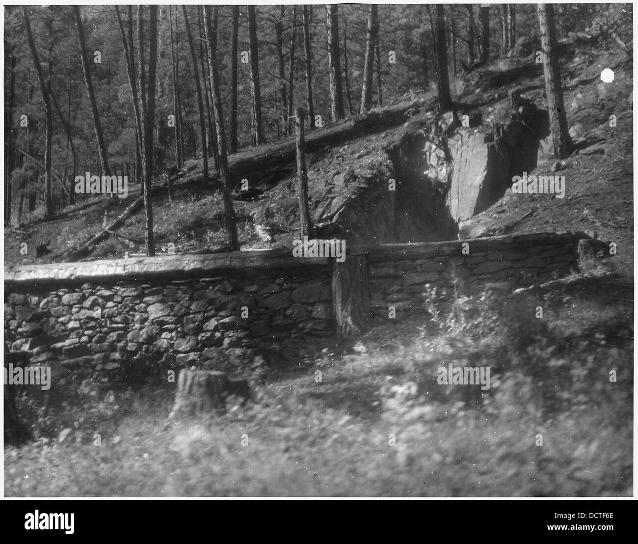 This image shows a geological cut in the side of a dike on the Hard ...