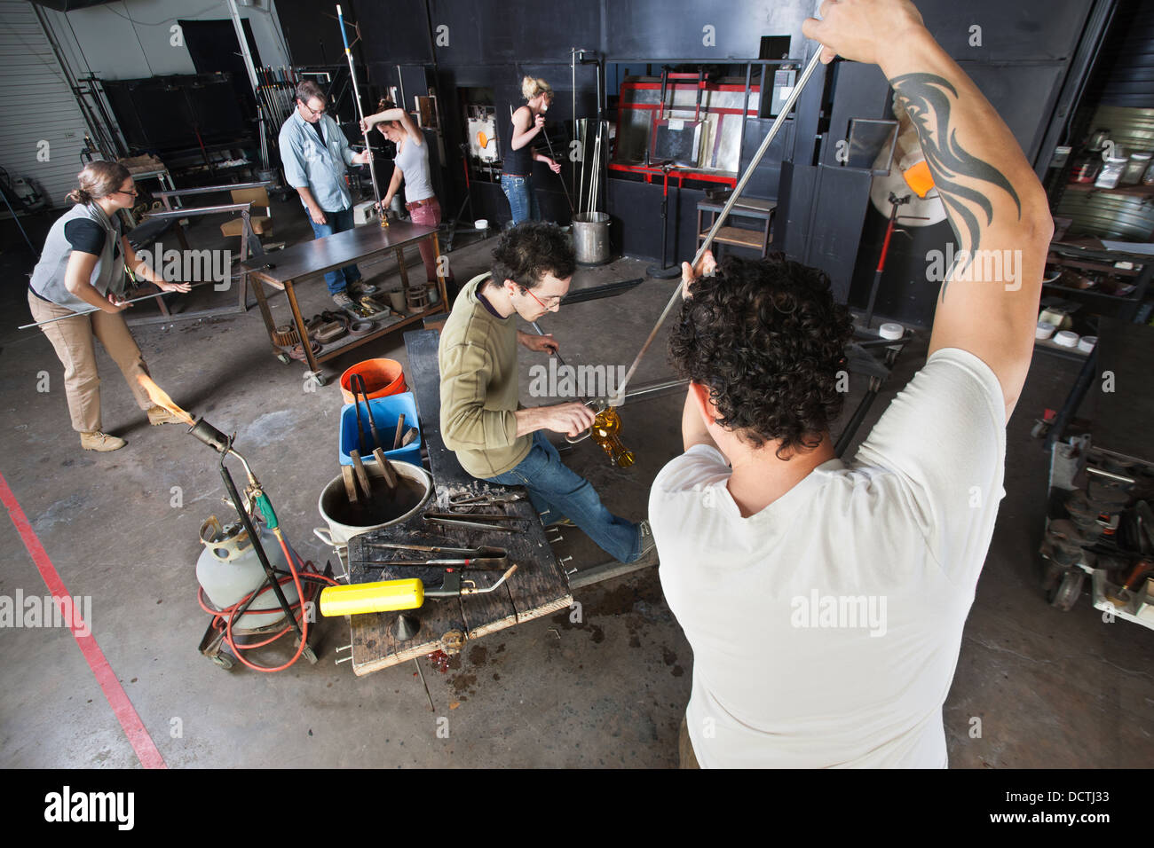 Student art class manufacturing hi-res stock photography and images - Alamy