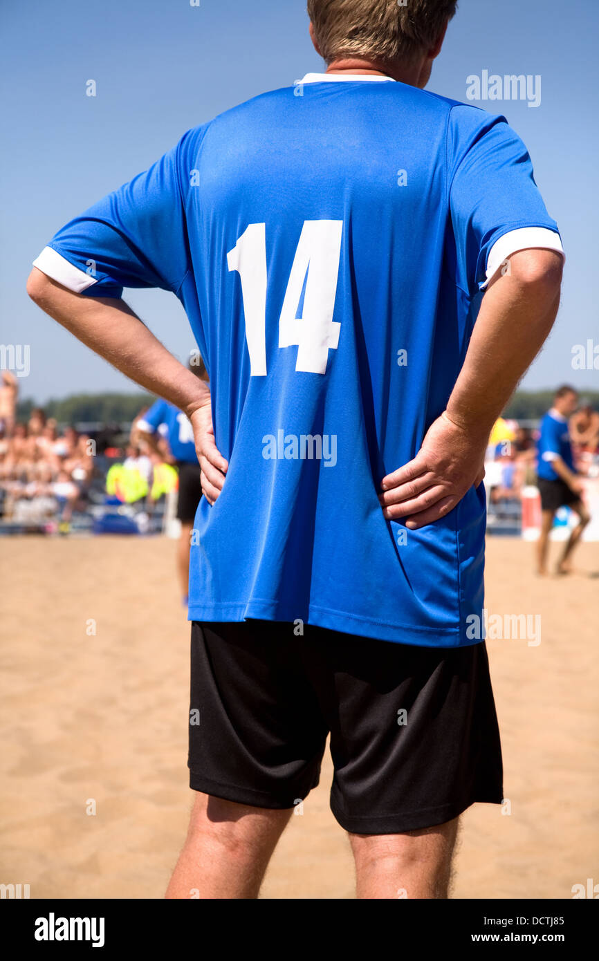 Footballer back goal hi-res stock photography and images - Alamy