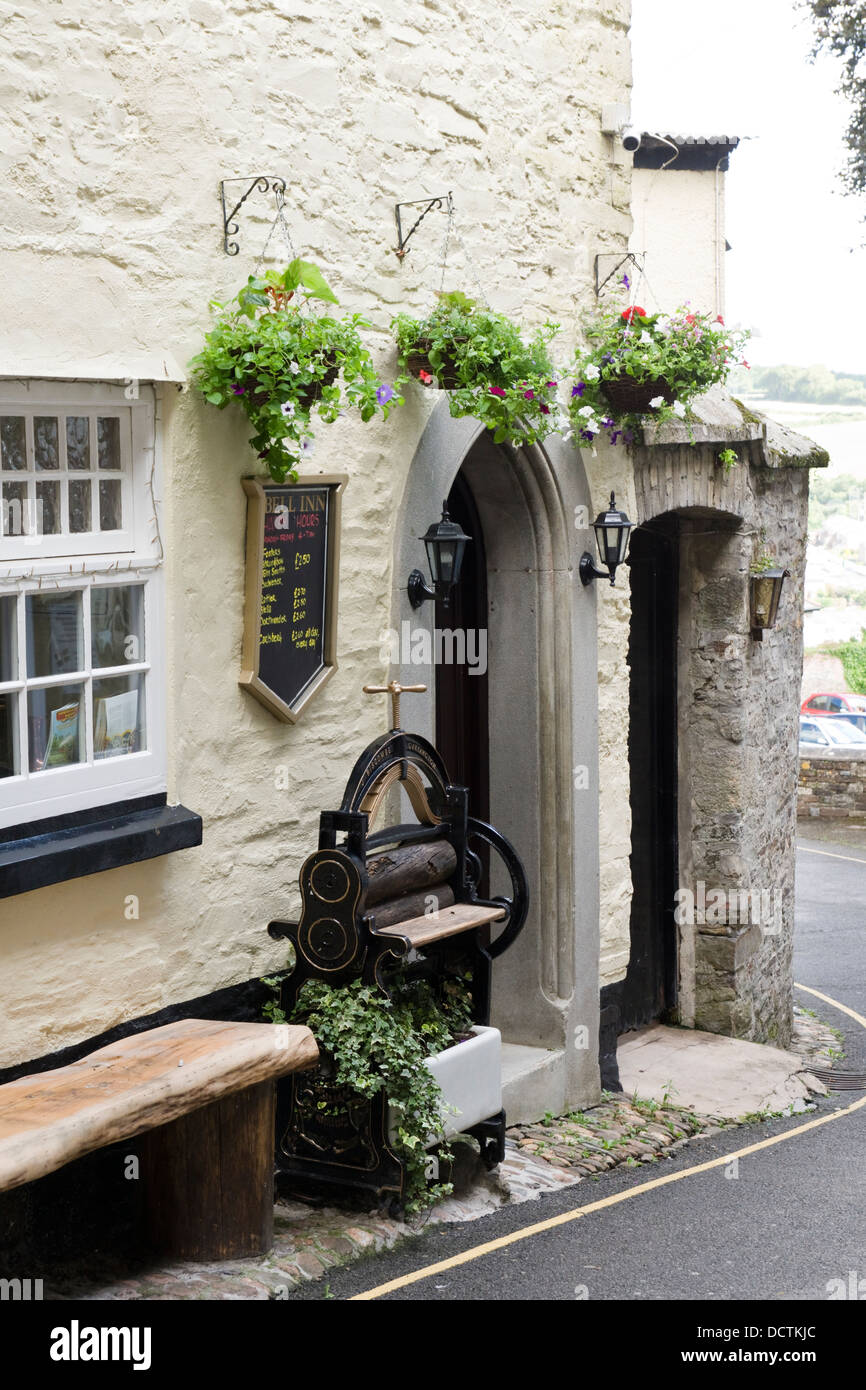 The Bell Inn Pub High Resolution Stock Photography and Images - Alamy