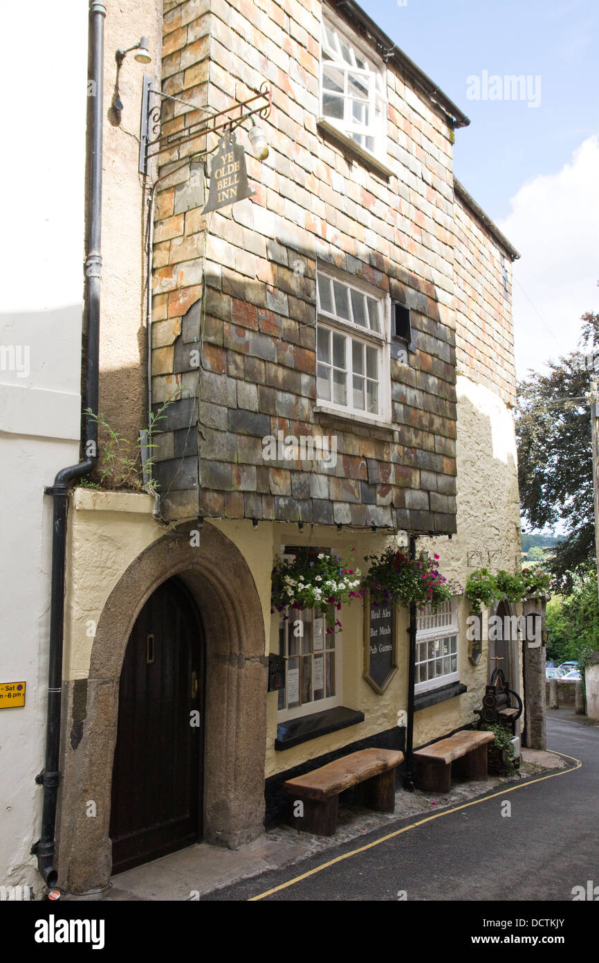 The bell inn pub hi-res stock photography and images - Alamy