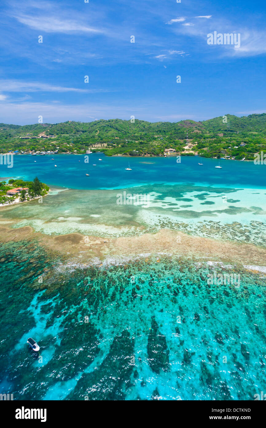 Aerial photo of Roatan island and coral reef Stock Photo - Alamy