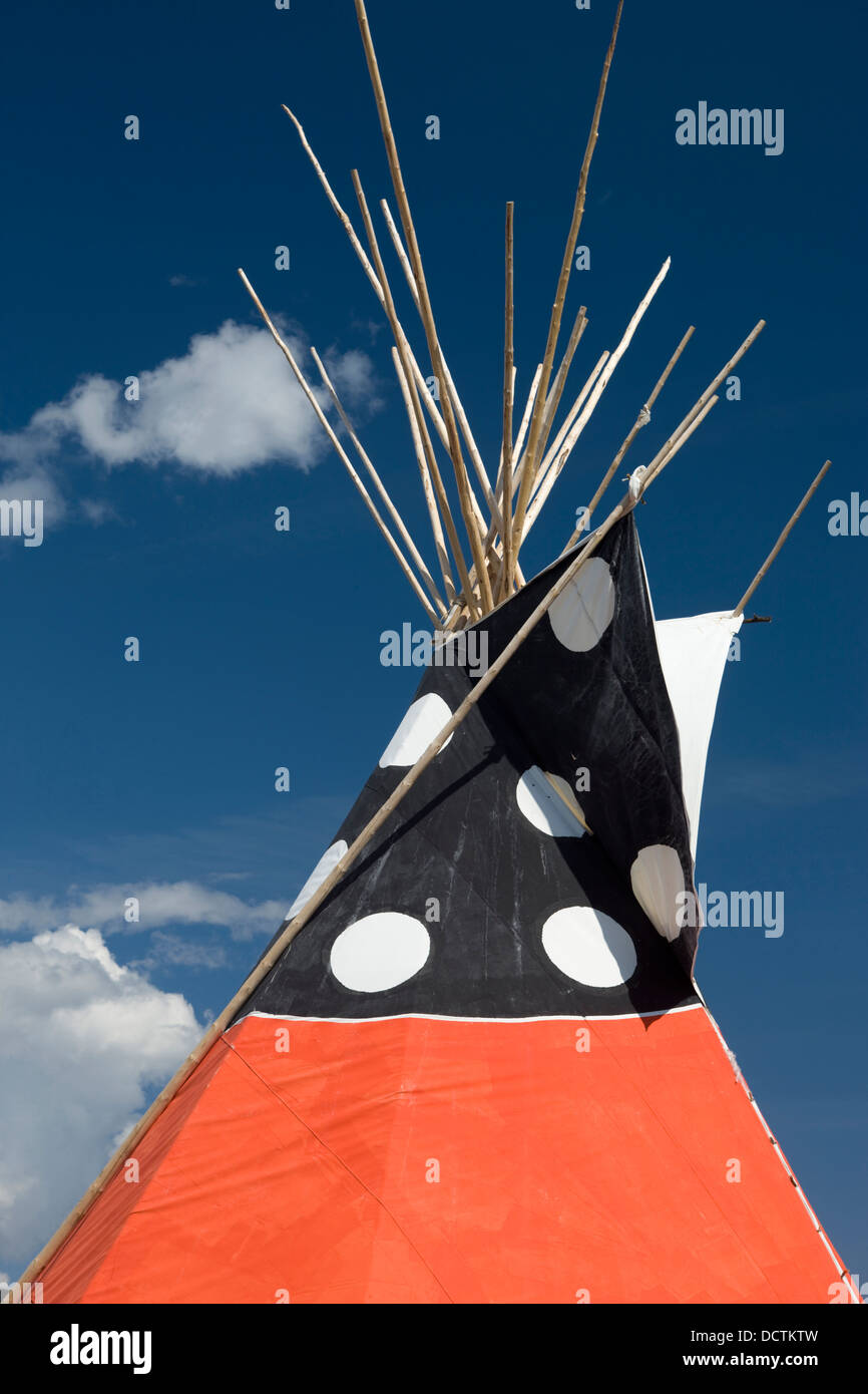Native american lodge hi-res stock photography and images - Alamy
