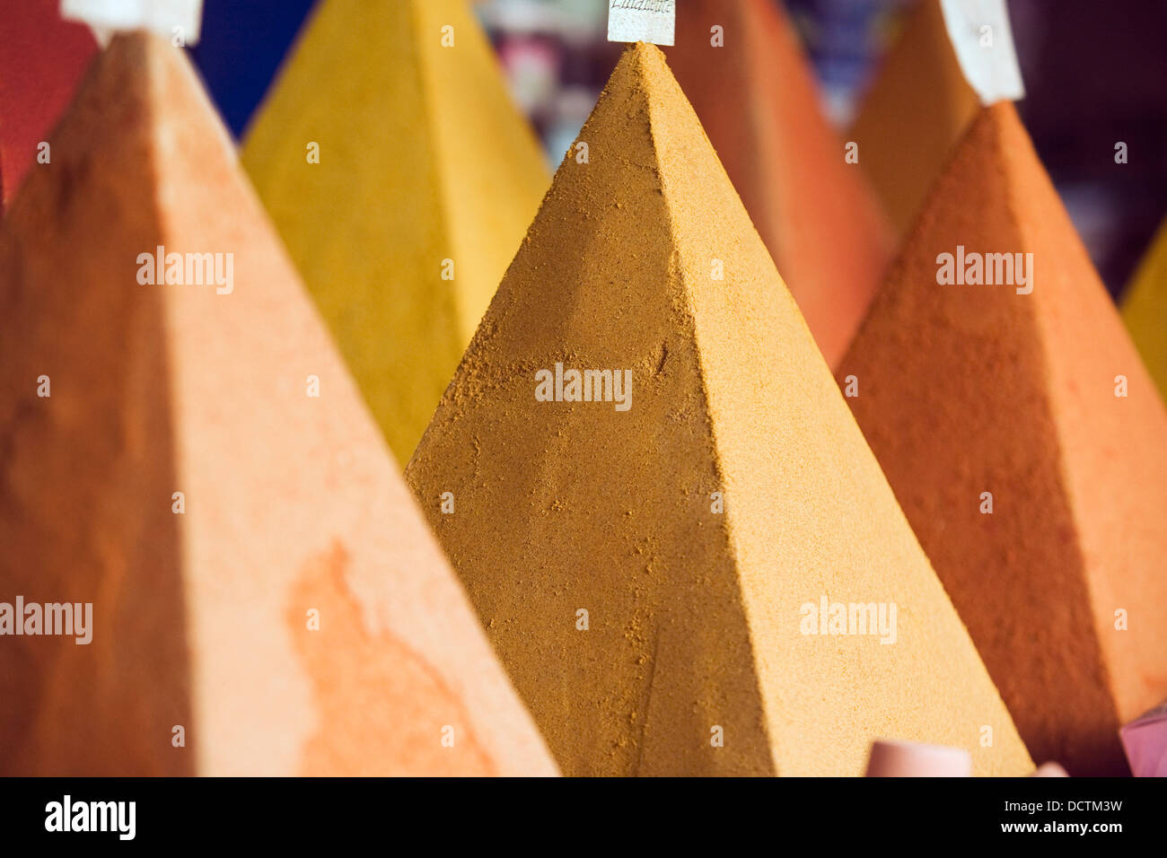 Morocco spice pyramid hi-res stock photography and images - Alamy