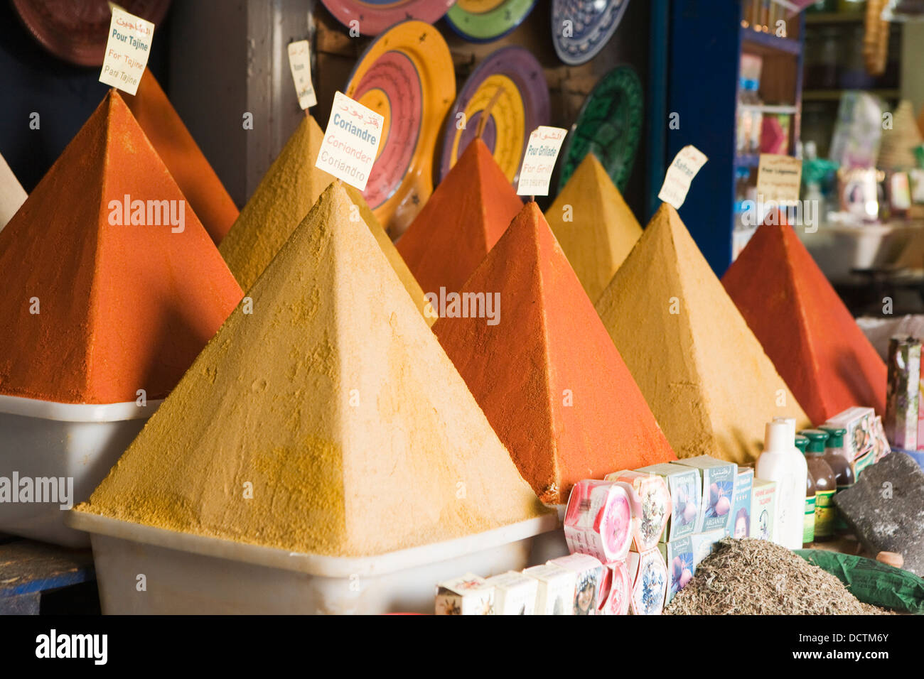 Spice pyramids hi-res stock photography and images - Alamy