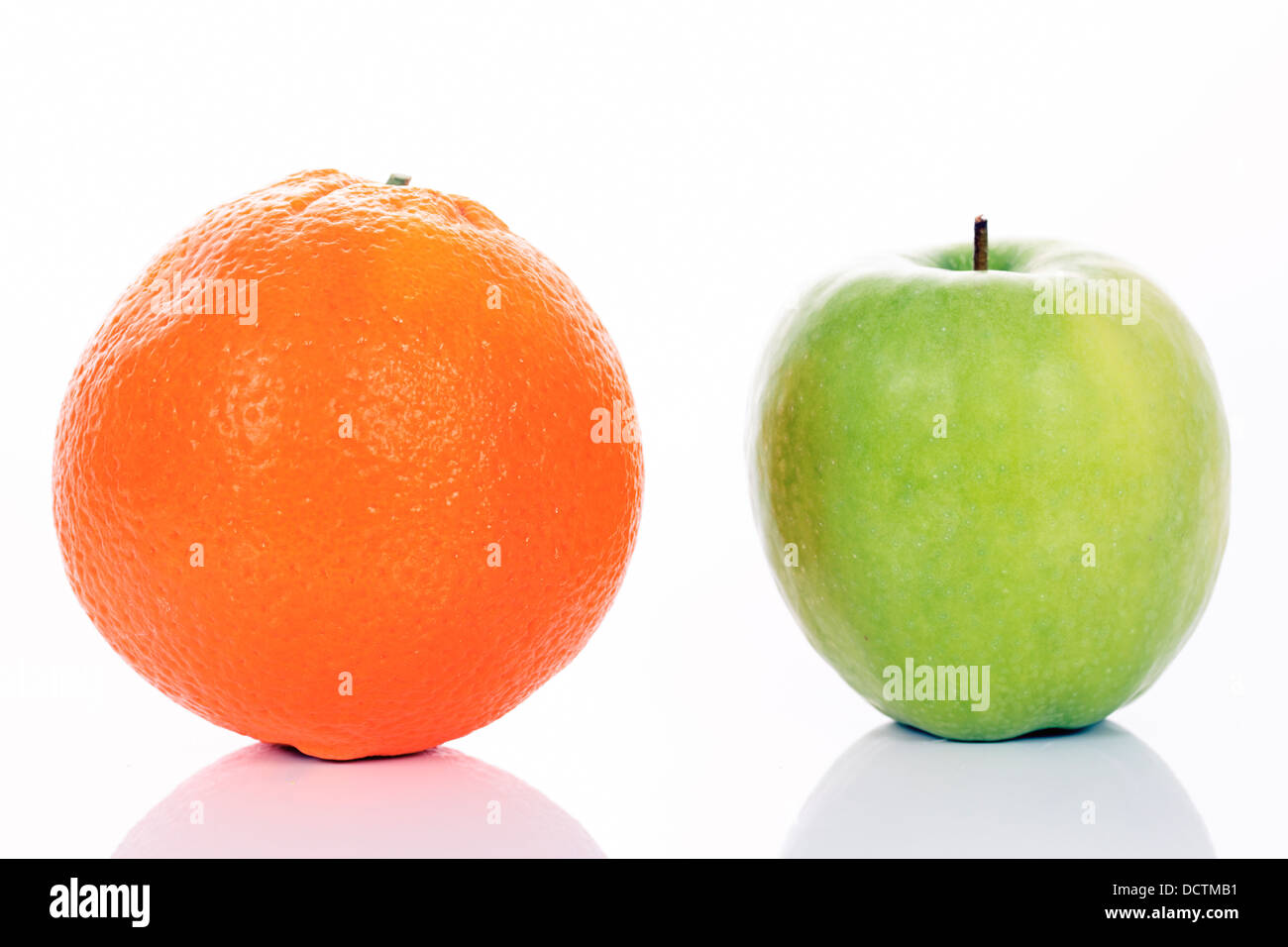 Apple and Orange Stock Photo - Alamy