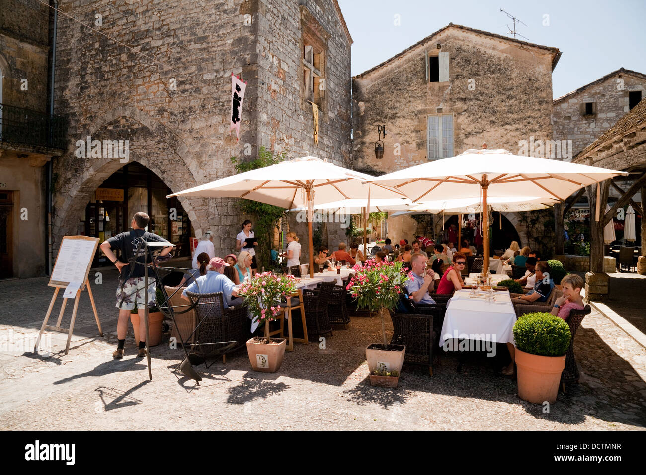 French village cafe hi-res stock photography and images - Alamy