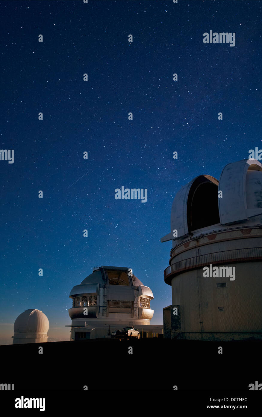 Mauna kea stars hawaii hi-res stock photography and images - Alamy