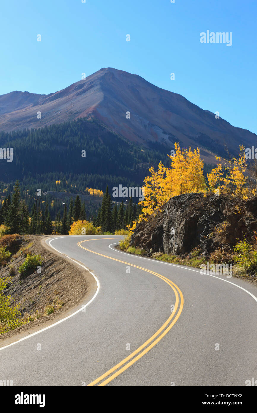 Curved corridor hi-res stock photography and images - Alamy