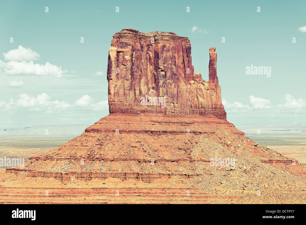 horizontal view of famous Monument Valley Stock Photo - Alamy