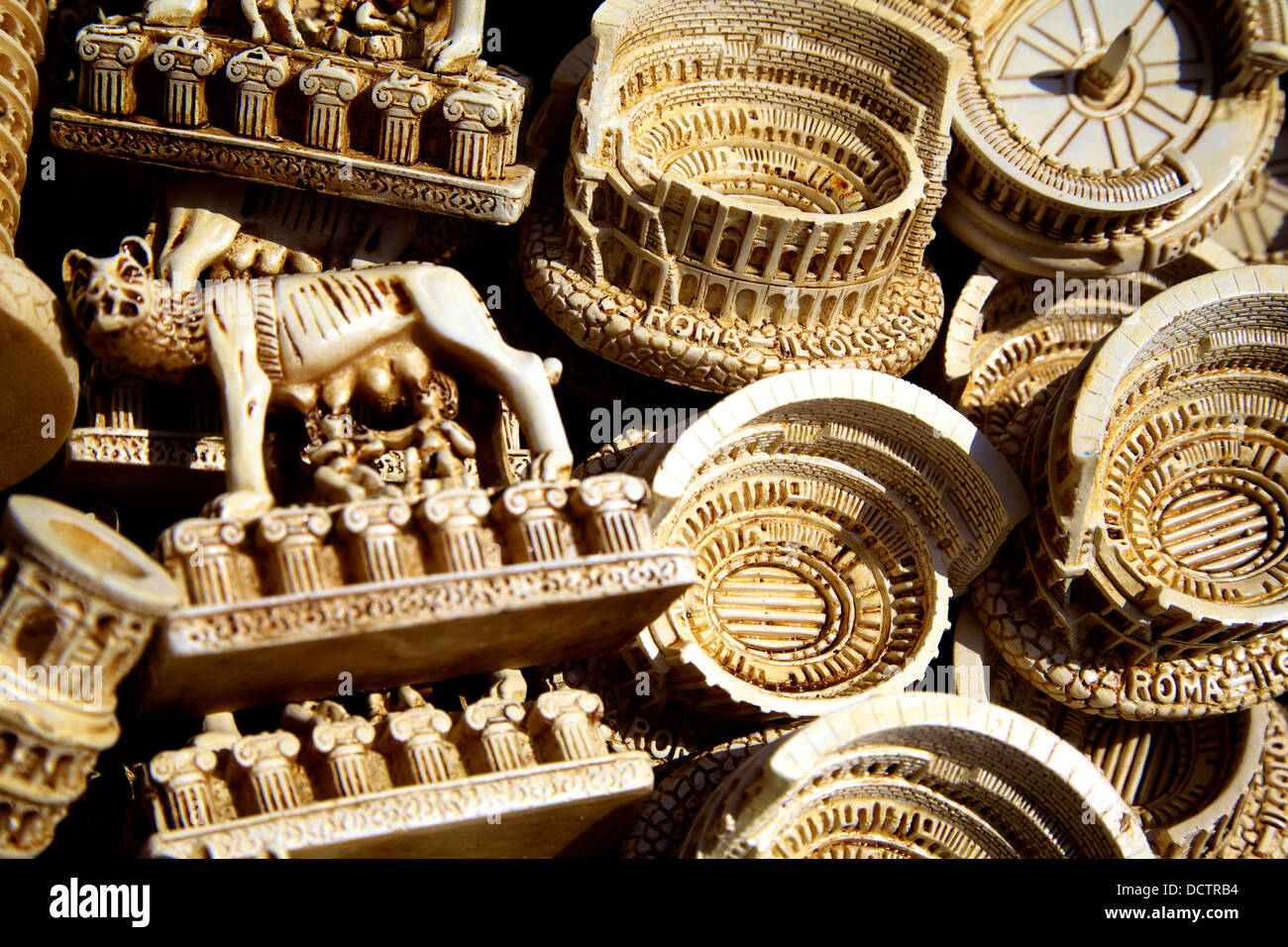 souvenirs with landmarks from Rome, Italy Stock Photo - Alamy