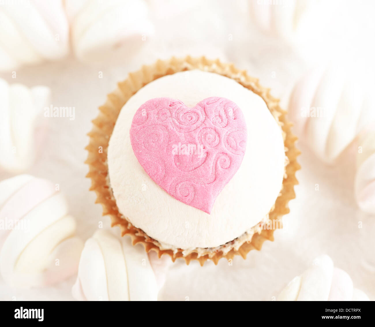 Baking birthday cake hi-res stock photography and images - Alamy