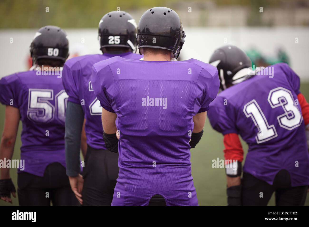 American football players stadium hi-res stock photography and images ...