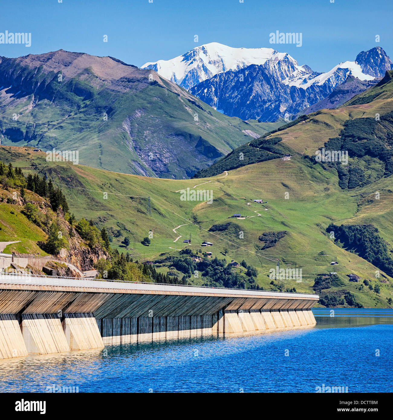 Cement barrage hi-res stock photography and images - Alamy