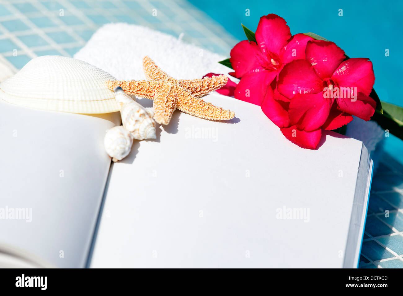 Page edge hi-res stock photography and images - Alamy