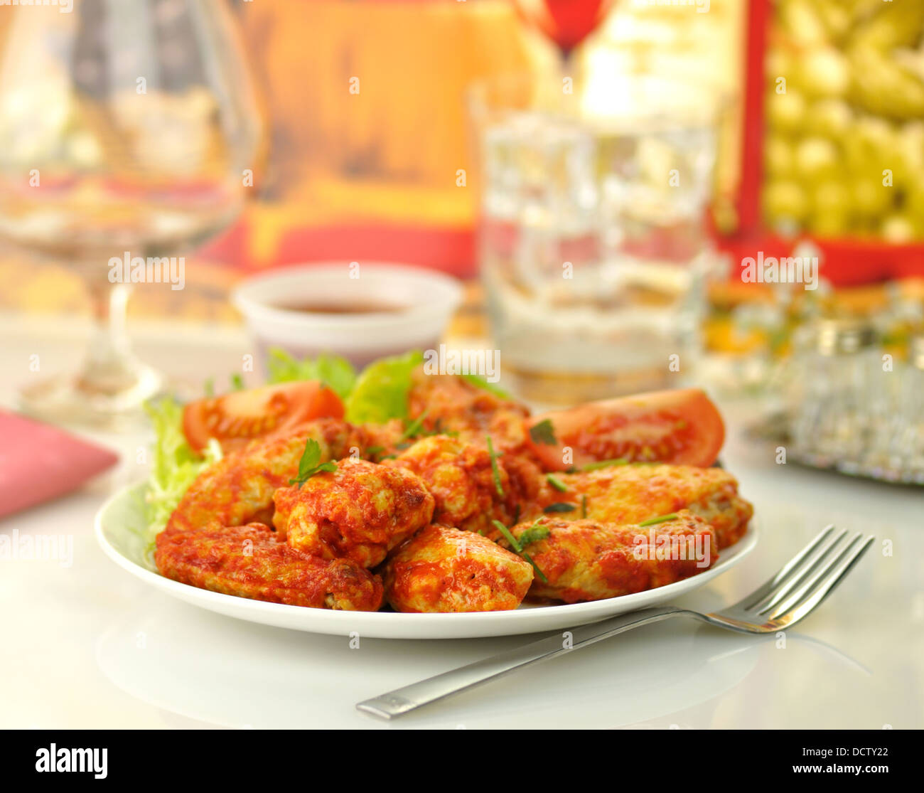 hot chicken wings with salad Stock Photo - Alamy