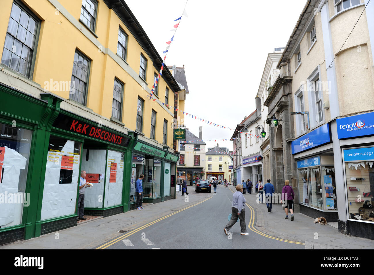 The main shopping street in Brecon, Wales Stock Photo - Alamy