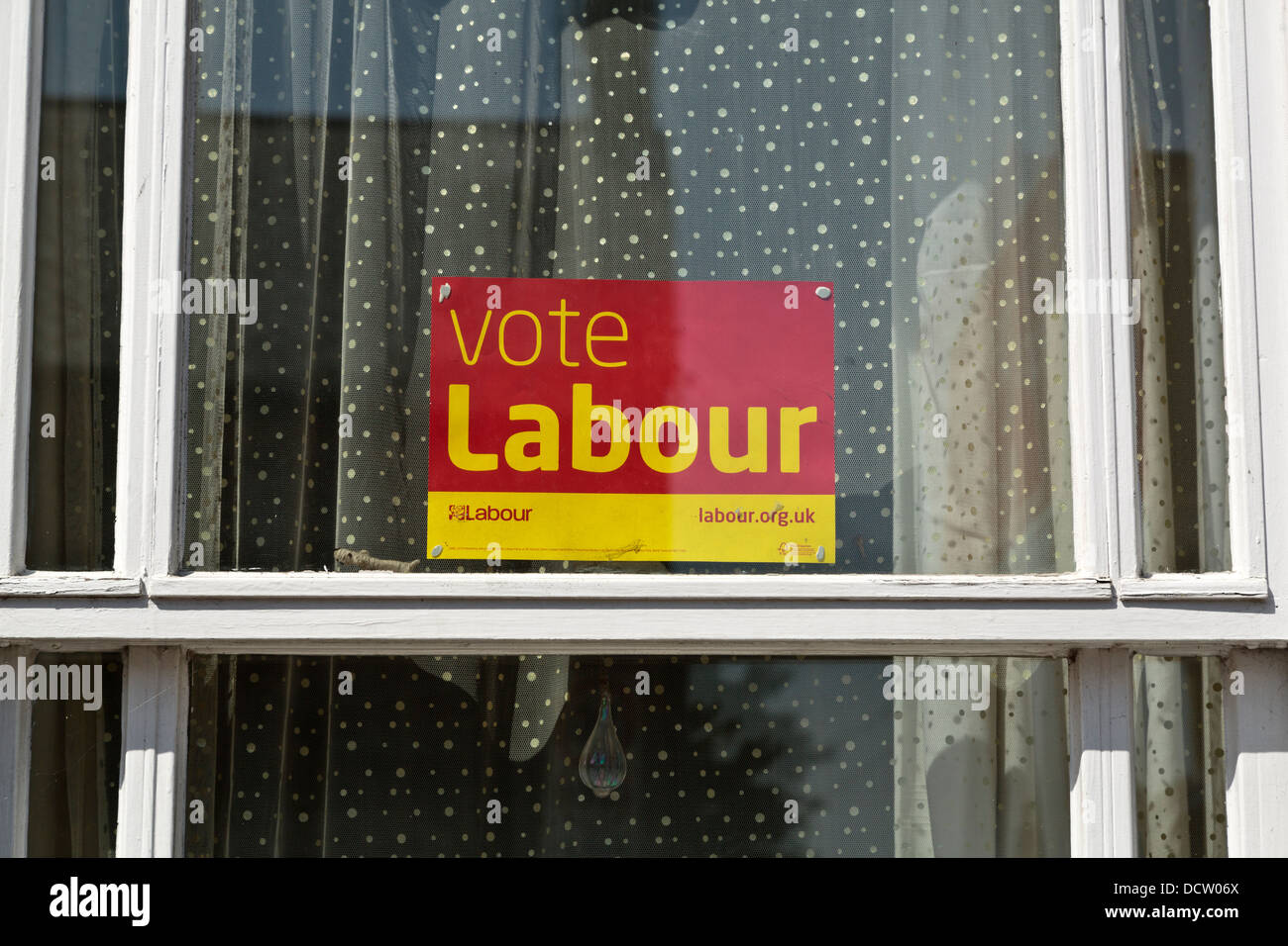 Vote labour hi-res stock photography and images - Alamy