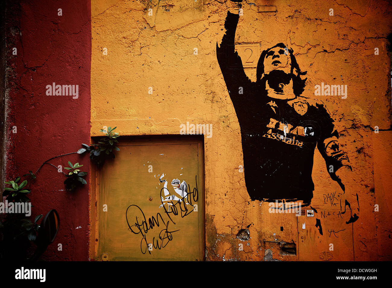 Graffiti wall in Rome,Italy Stock Photo - Alamy