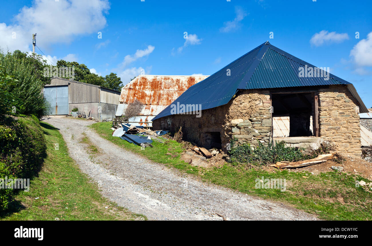 English barns hi-res stock photography and images - Alamy