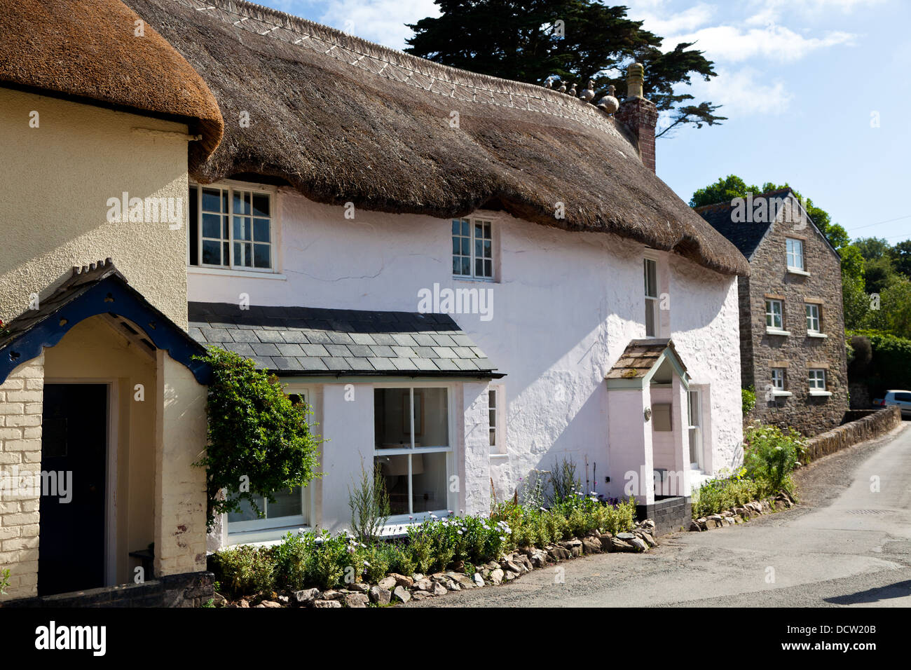 Recreation thatched cottages hi-res stock photography and images - Alamy