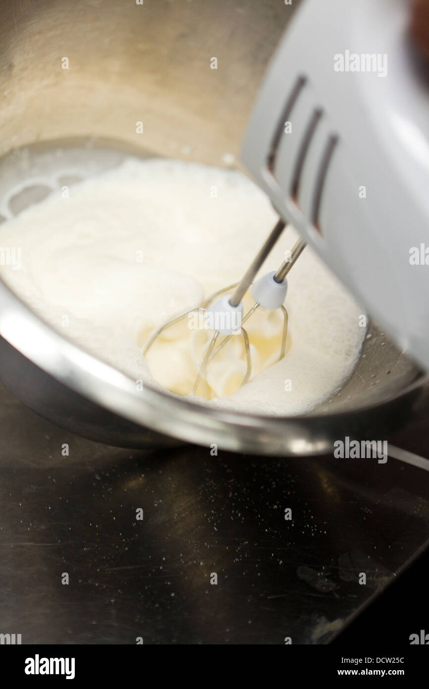Kitchen aid cream hi-res stock photography and images - Alamy