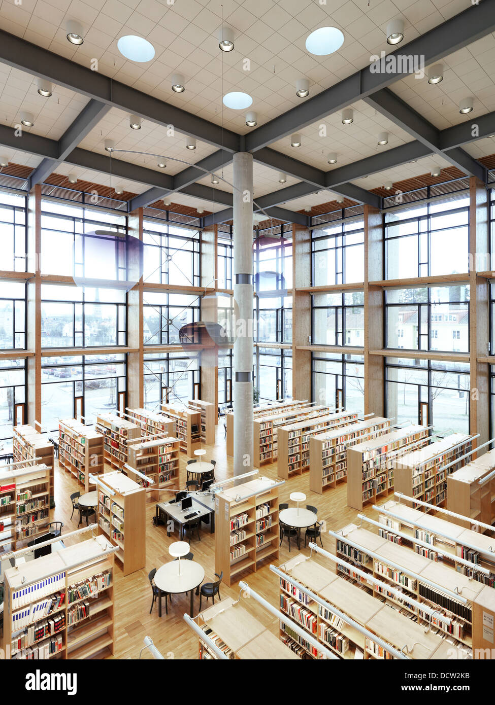 Modern university library hi-res stock photography and images - Alamy