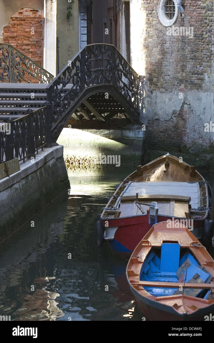 Steps to canal hi-res stock photography and images - Alamy
