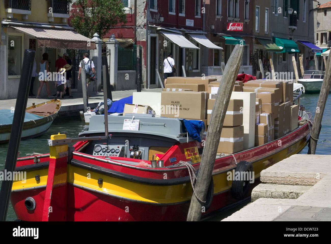 Dhl boat hi-res stock photography and images - Alamy