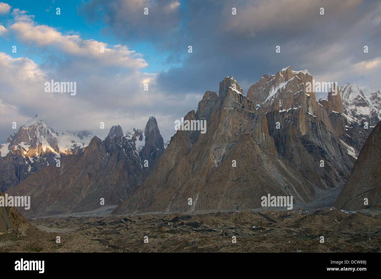 Baltoro Glacier Pakistan High Resolution Stock Photography and Images ...