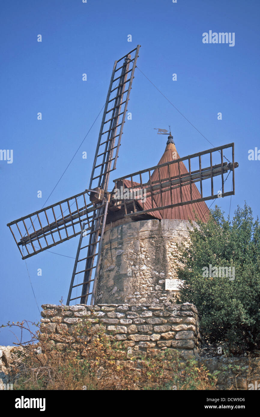 Moulin de daudet hi-res stock photography and images - Alamy