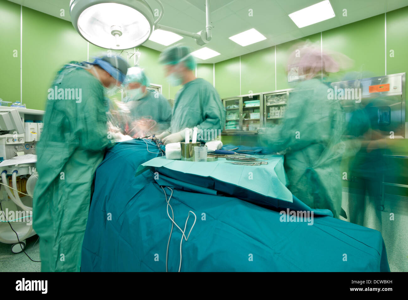 Busy hospital hi-res stock photography and images - Alamy