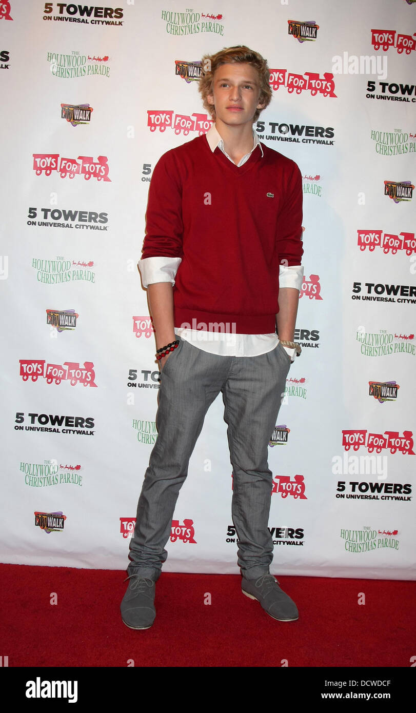 Cody Simpson 2011 Hollywood Christmas Parade Concert at Universal ...