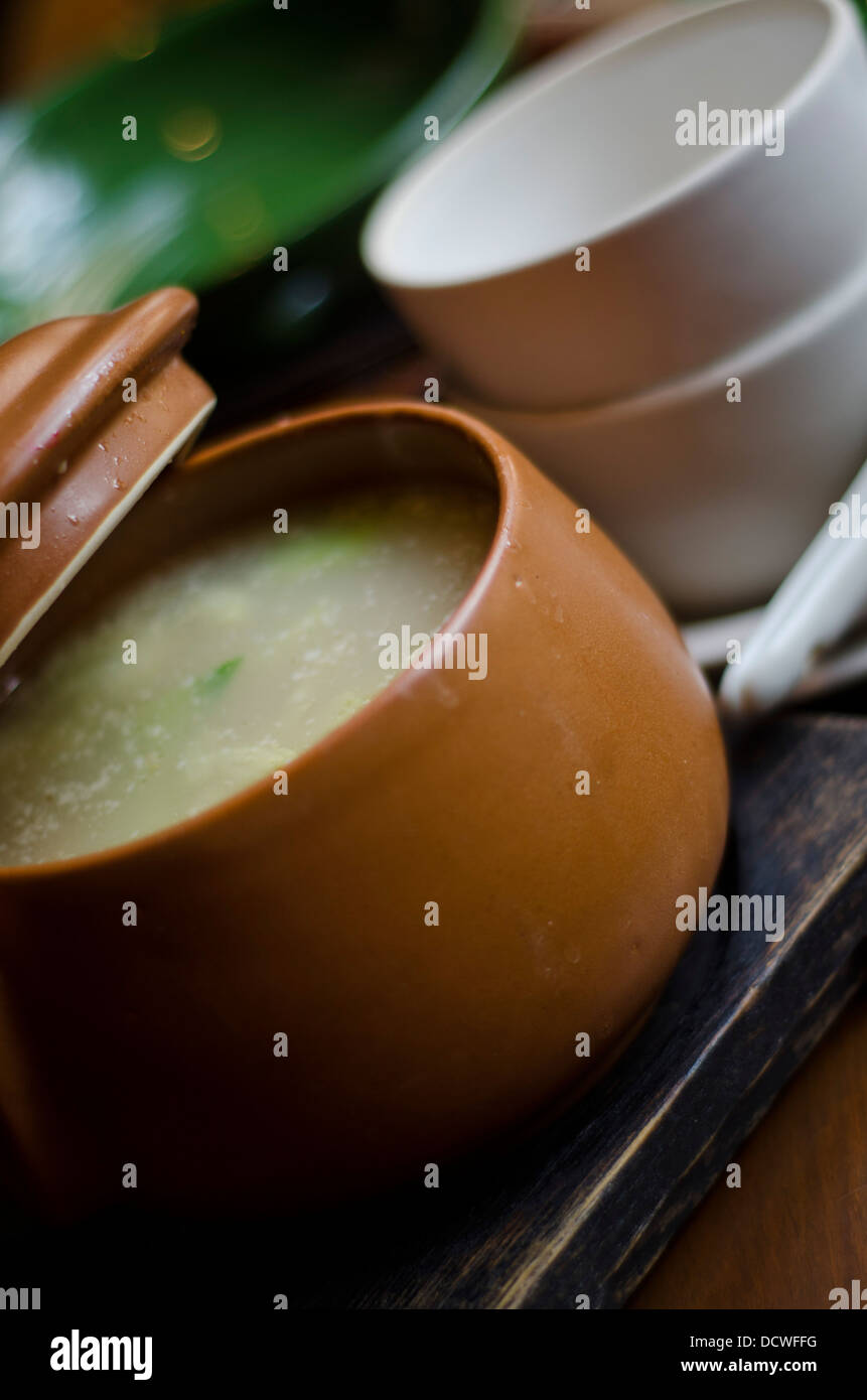 Chinese ceramic bowls hi-res stock photography and images - Alamy