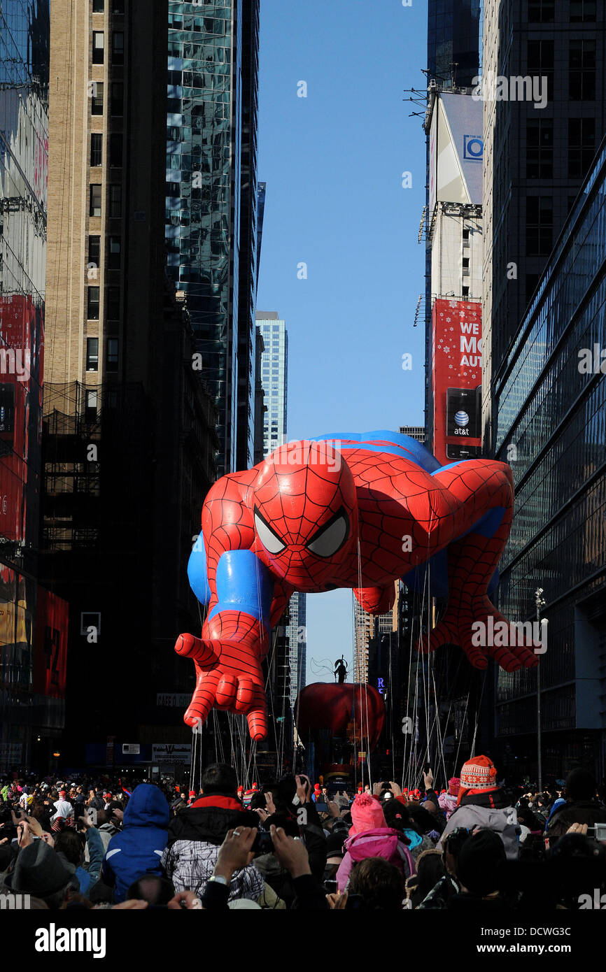 Spiderman new york hi-res stock photography and images - Alamy