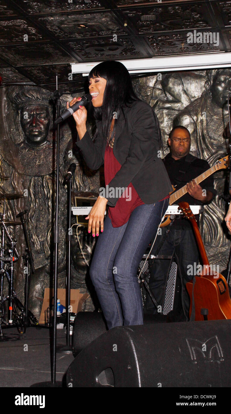 Former Destiny's Child singer Michelle Williams performing her latest ...