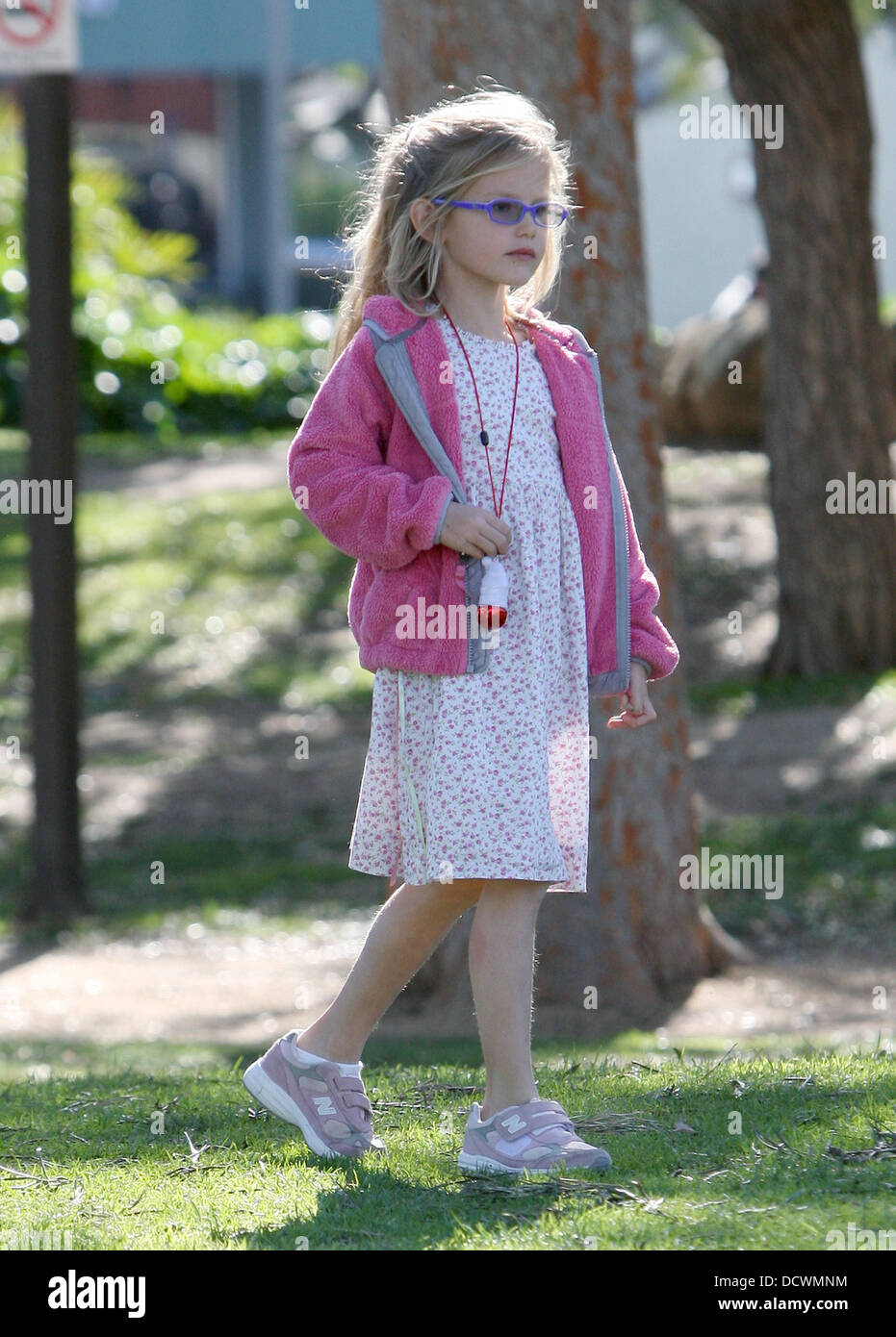Violet Affleck spends the afternoon at the park Santa Monica ...
