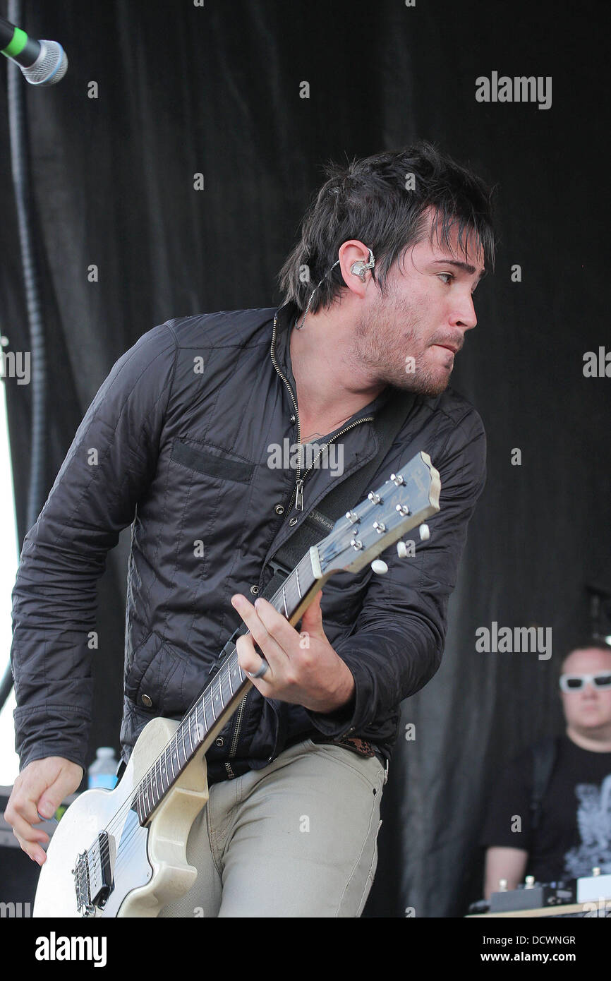 Middle Class Rut during the 16th Annual Buzz Bake Sale at the Cruzan ...