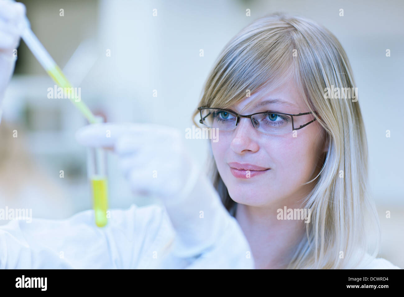 female researcher carrying out research in a chemistry lab Stock Photo ...