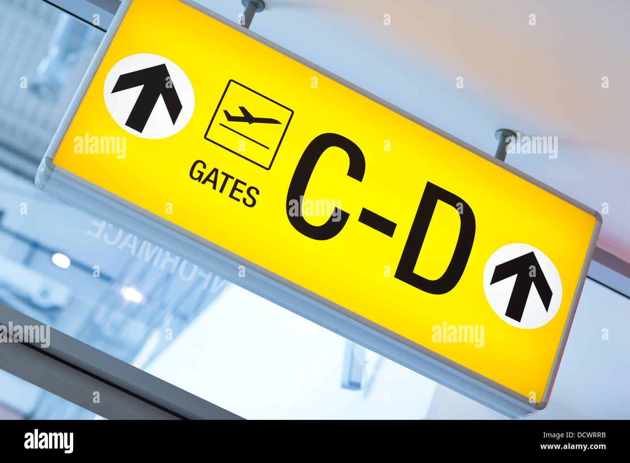 Airport gate announcement hi-res stock photography and images - Alamy