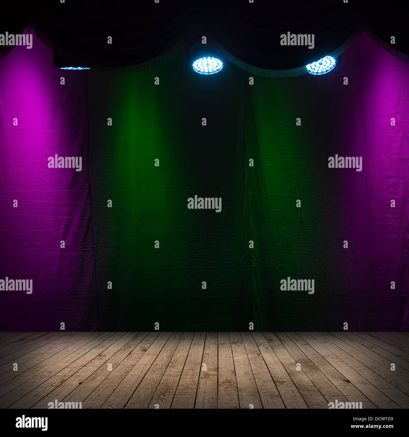 Empty dark stage hi-res stock photography and images - Alamy